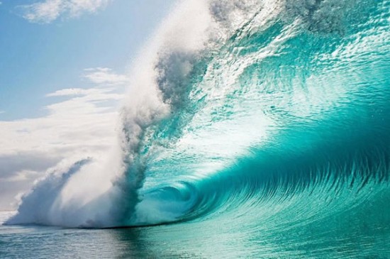 10 Amazing Pictures Taken Inside A Wave