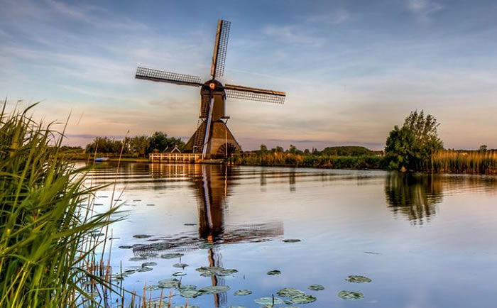 Amazing Photography 10 Picturesque Windmills