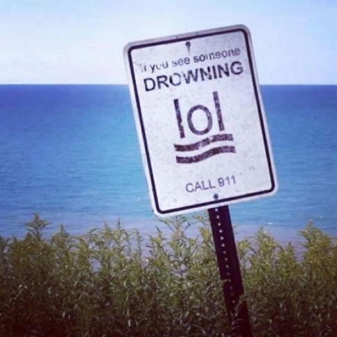 20 Hilarious Signs That Are Ironically Out Of Place