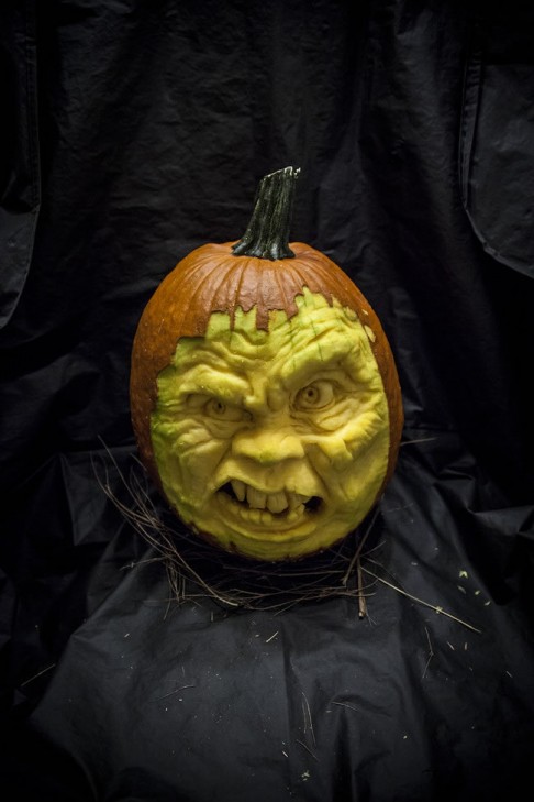 25 Amazing And Spooky Halloween Pumpkin Carvings