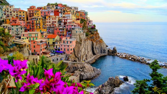 10 Most Craziest Cities Where People Live On The Edge