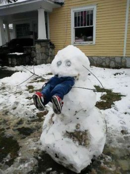 15 Snowman Pictures That Shows Winter Can Be So Much Fun